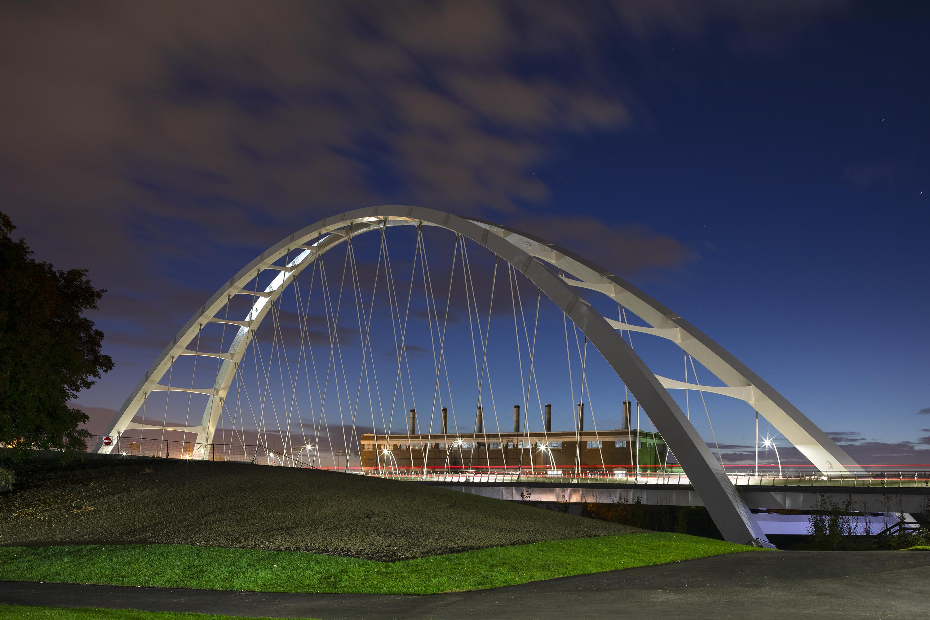 Walterdale_Bridge_(02) - Tom Arban